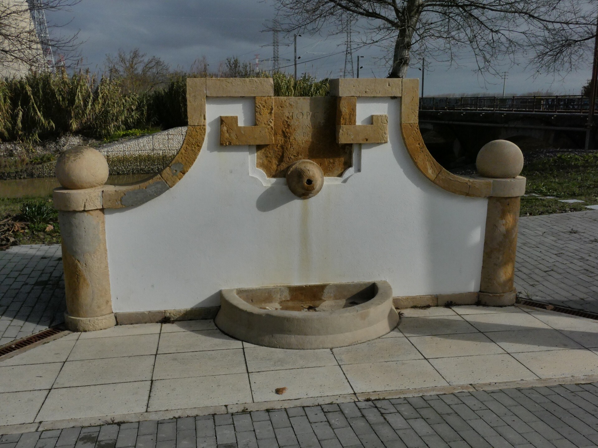 Fonte Pública da Vala do Carregado - Município de Vila Franca de Xira